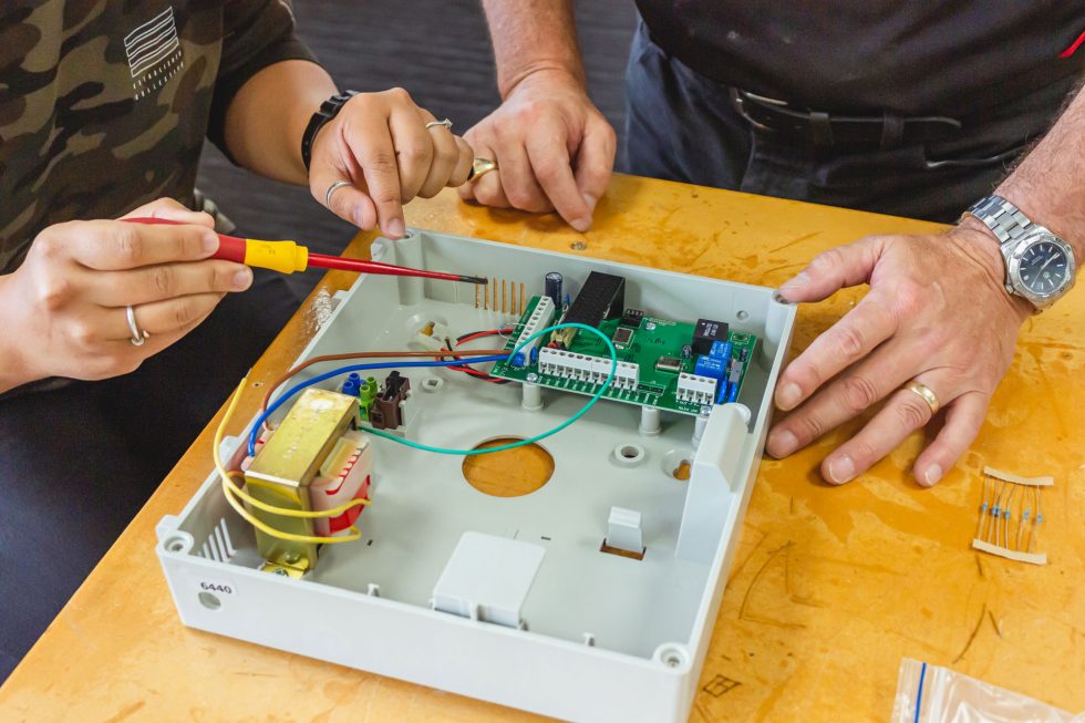 Electronics Courses | NZ Certificate in Electronics | E-Tec