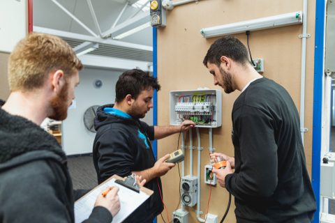 Electrician Courses | Electrician Training Provider NZ | E-Tec